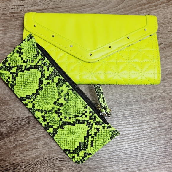 Bags | Neon Yellow Womans Wristlet Clutch Wallet Purse Nwot With Chain ...